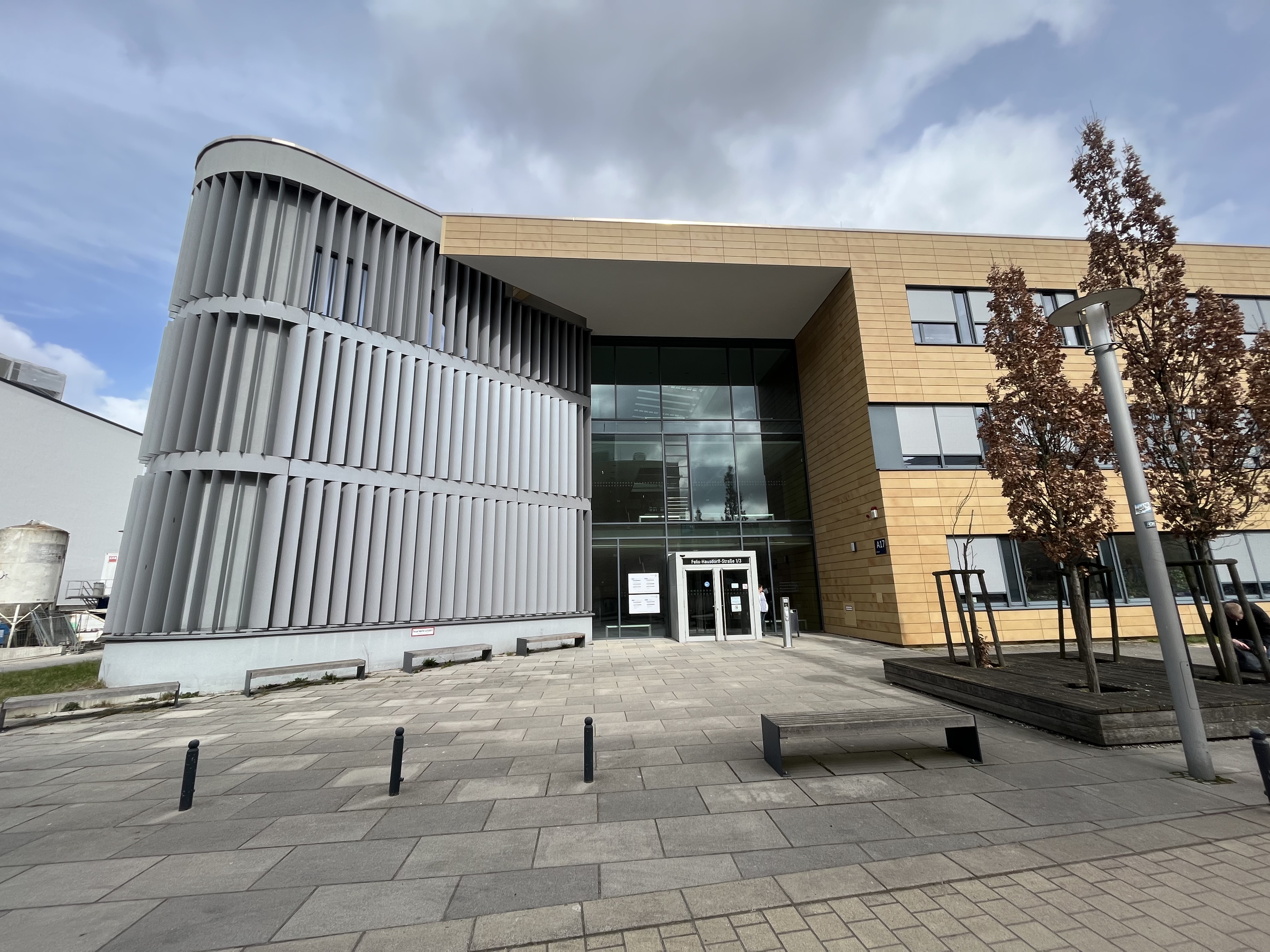 About us | Helmholtz Institute for One Health | HIOH | HELMHOLTZ HIOH